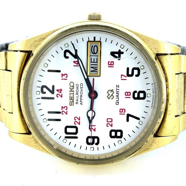 Vintage Seiko Railroad Approved Quartz SQ Watch 8223-8049 Day/Date 34mm *BROKEN* | WatchCharts ...