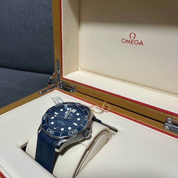 Omega Seamaster Professional 300 (SMP300) Diver Watch in Blue Dial ...