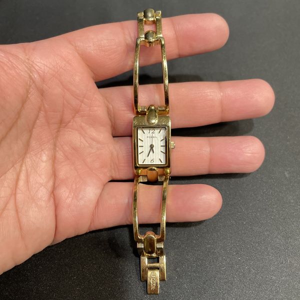 Fossil F2 Quartz WR Analog 19mm Dial Causal Tank Style Watch (E658 ...
