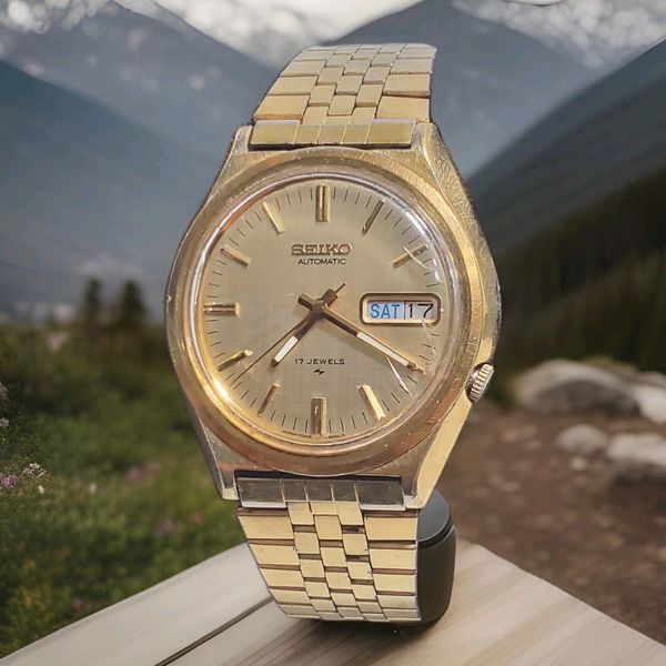 RARE Vintage Seiko 7009-7009 Automatic 17 Jewels Day-Date Men's Wristwatch | WatchCharts Marketplace