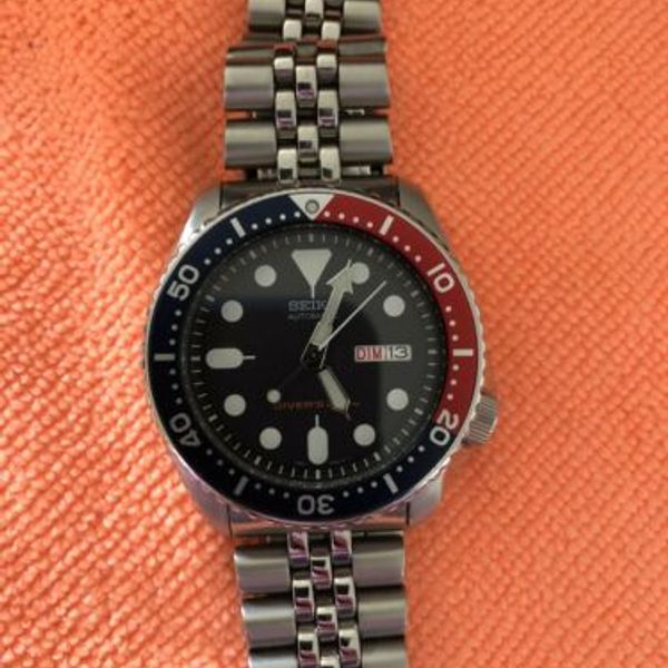 Seiko SKX009K2 Pepsi Automatic Wristwatch | WatchCharts