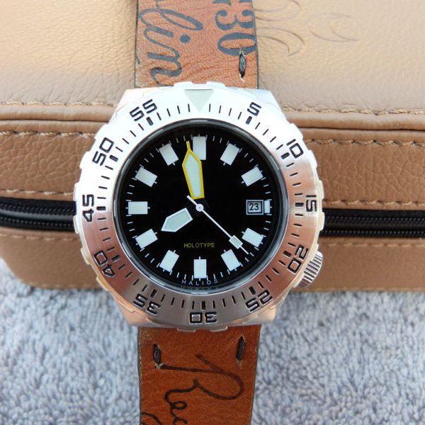 SOLD Halios Holotype Diver LE black dial | WatchCharts Marketplace