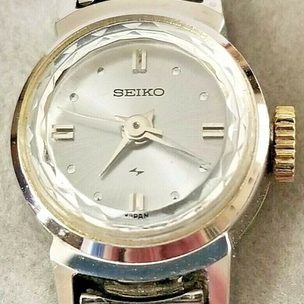 Vintage Women's Seiko 1104-0070 Cocktail Wind-Up Wristwatch | WatchCharts Marketplace