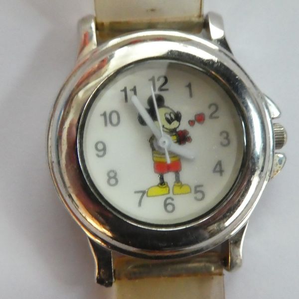 Disney Mickey Mouse Analogue Quartz Watch Hattori Seiko Calibre PC21A/J ...