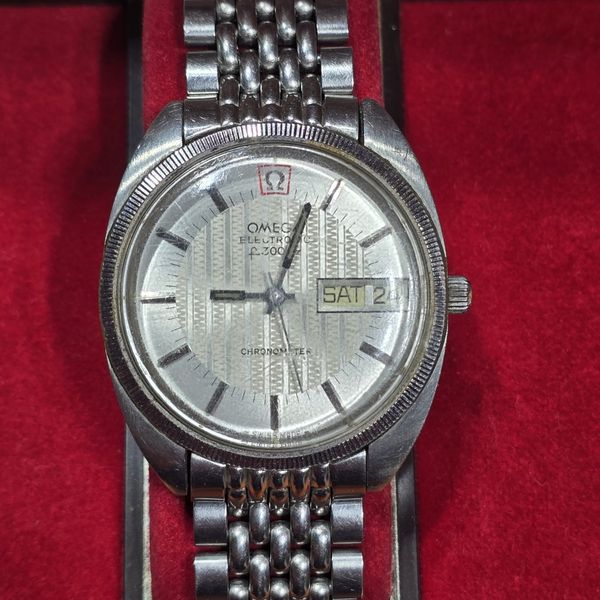 Vintage Omega Electonic F300 Chronometer Men's Watch With Original Case ...