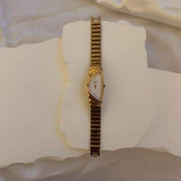 VTG Seiko Half Moon Watch Women White Dial Gold Tone Asymmetric 1N00 ...