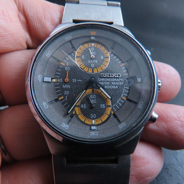 V657 Japan Seiko Chronograph Quartz Men Watch | WatchCharts Marketplace