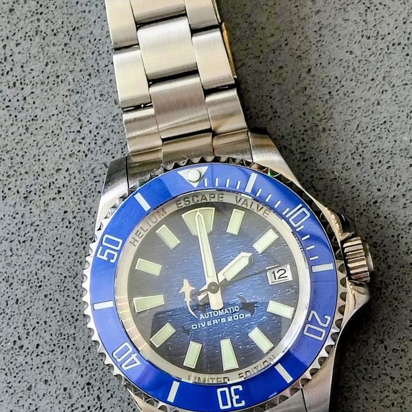 Custom Mod 44mm Auto Seiko Nh35a Movement. Manta Ray Dial And Shark ...