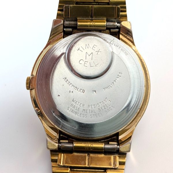 1985 Vintage TIMEX Q Quartz Day Date Calendar Gold Tone Men's 33mm ...