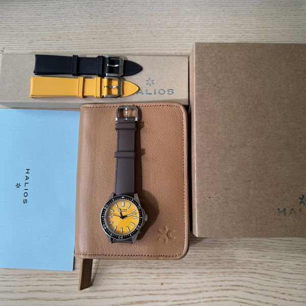 Halios Seaforth Bahama Yellow Gen 4 stainless steel | WatchCharts ...