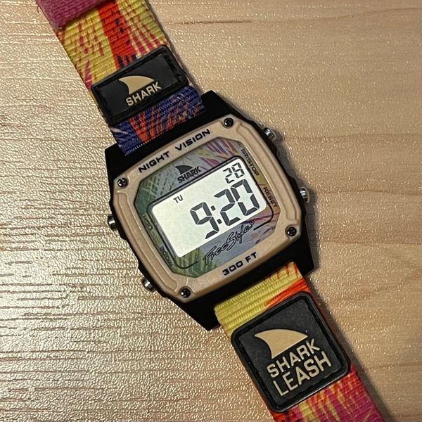 [WTS] Freestyle Shark Classic Leash Aloha Tiki Peach Digital Surf Watch ...