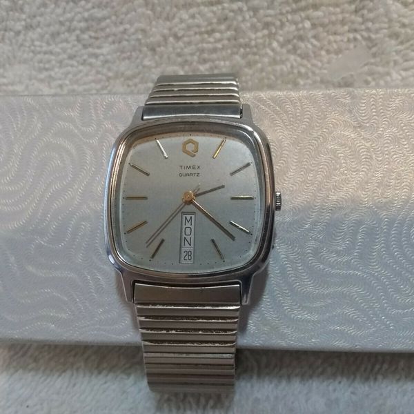 Timex Q M Cell Watch Vertical Day Date Quartz Speidel Band Excellent ...