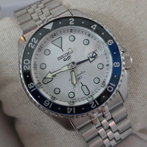 [WTS] New Seiko SSK033 –GMT 42.5mm – Full Kit | WatchCharts Marketplace