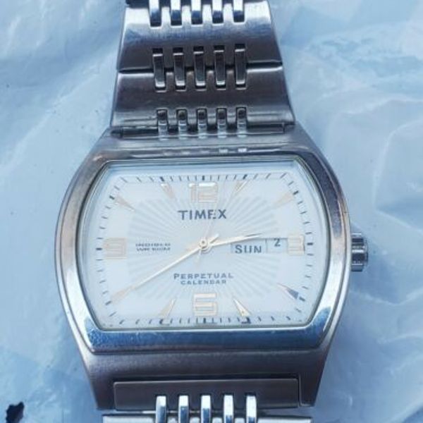 Mens Timex Perpetual Calendar Day/Date Indiglo WR 100M RR Watch ...