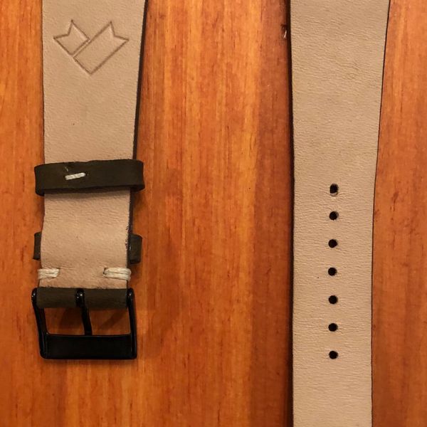 Minimal Stitch Leather Strap 22mm Olive | WatchCharts