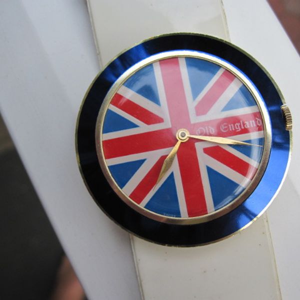 sold: 1960'S OLD ENGLAND UNION JACK FLAG WATCH by Accurist $225 OBRO ...