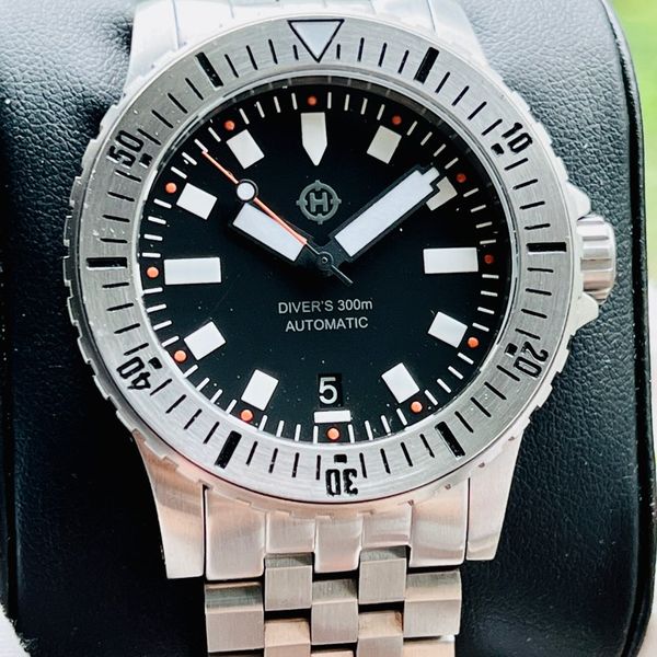 Helm Vanuatu | WatchCharts Marketplace