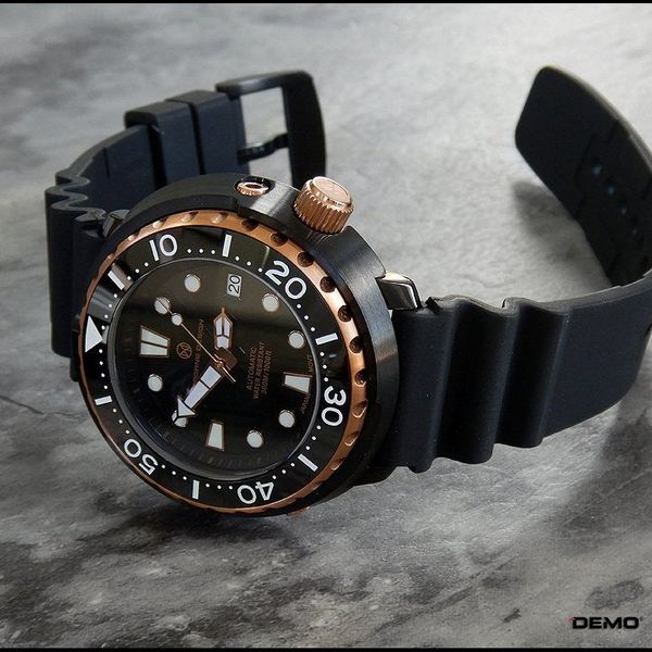 SOLD: Pagani Design Golden Tuna V2 - Black Dial - 300m Diver ...
