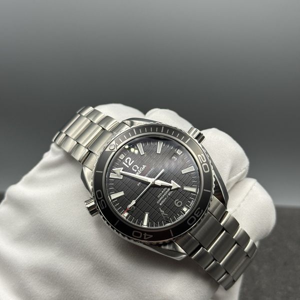 Omega Seamaster Planet Ocean Limited Edition Skyfall 007 Bond Watch ...