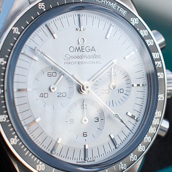 Omega Speedmaster Moonwatch White Canopus Gold on bracelet 310.60.42.50 ...