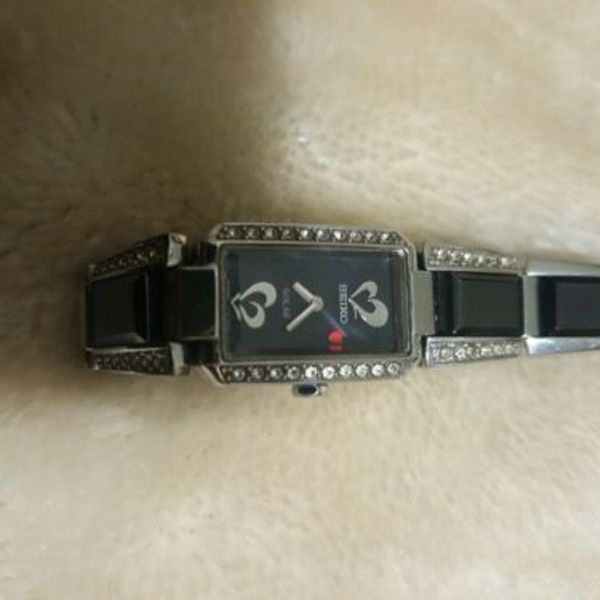 Watch Seiko solar V116-0AC0 | WatchCharts