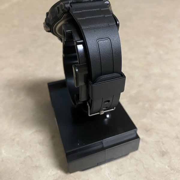 Casio Menâ s MRW-200H Watch White Numbers Yellow Bezel New Battery And ...