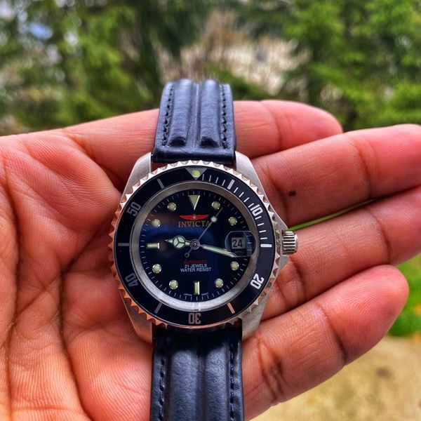 FS : Invicta 8235 Pro Diver Auto Rare Red Wings | WatchCharts Marketplace