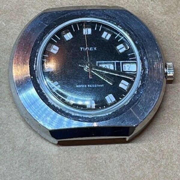 TIMEX MEN'S WRISTWATCH DAY/DATE WINDOW, UNUSUAL WATCH CASE, VINTAGE ...