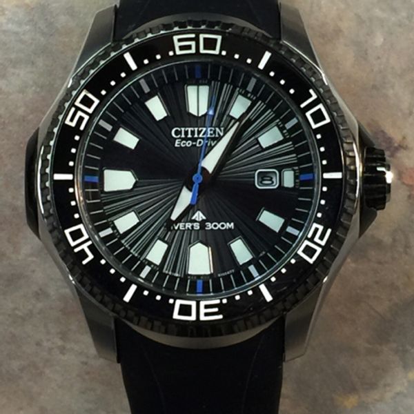 Citizen Divemaster PVD bezel with two custom straps, killer lume ...