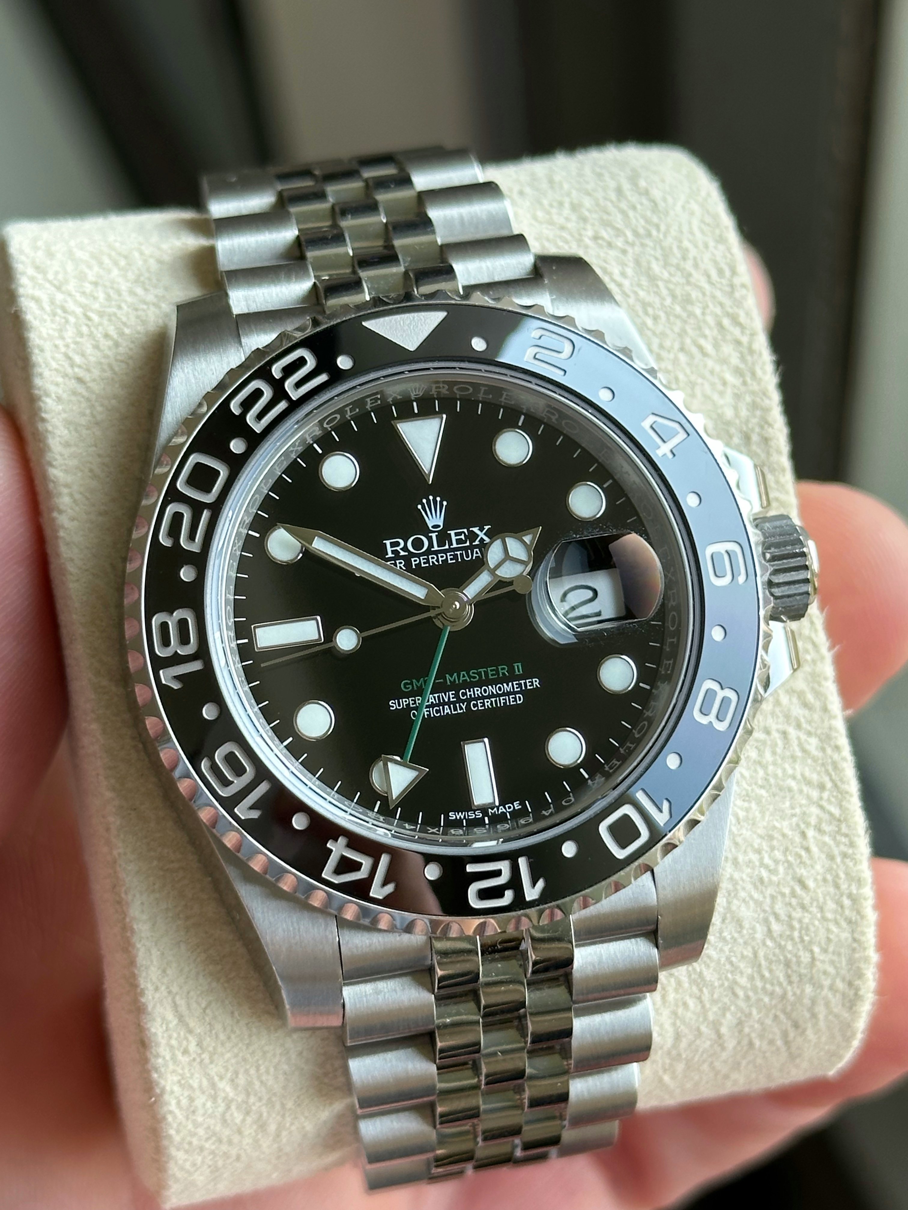 [$15,900 USD] 2018 Rolex GMT Master II 116710ln on Rolex Jubilee ...