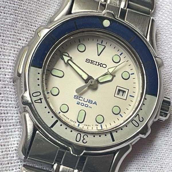 Seiko Scuba 3E25-0A60 Ladies Diver Watch 200m Quartz White Blue Dial ...