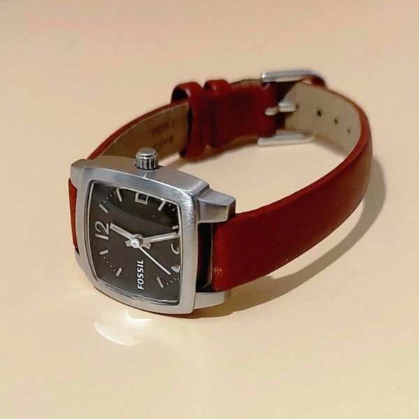 Fossil Date 5ATM JR-1186 Quartz Ladies Watch | WatchCharts Marketplace