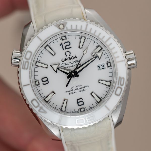 Omega Seamaster Planet Ocean White Dial 40mm 8800 | WatchCharts Marketplace