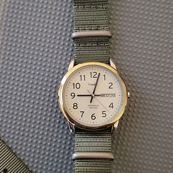 Men's Timex Day Date Indiglo Field Quartz Watch. New Battery & Maratac ...