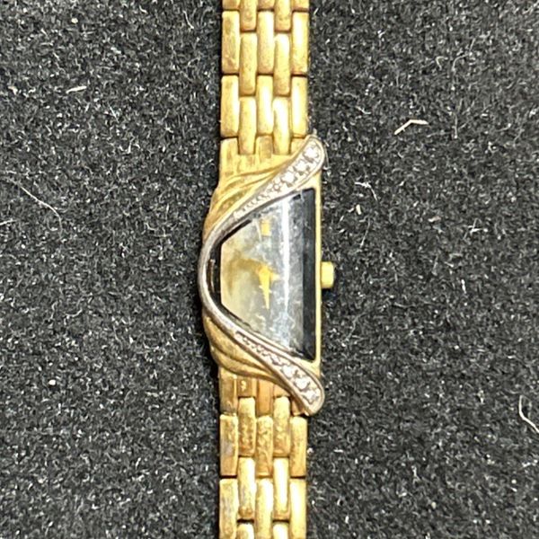 Seiko Half Moon 2E20 Asymmetrical Black/Gold/Diamond Bezel Parts Or Repair | WatchCharts Marketplace