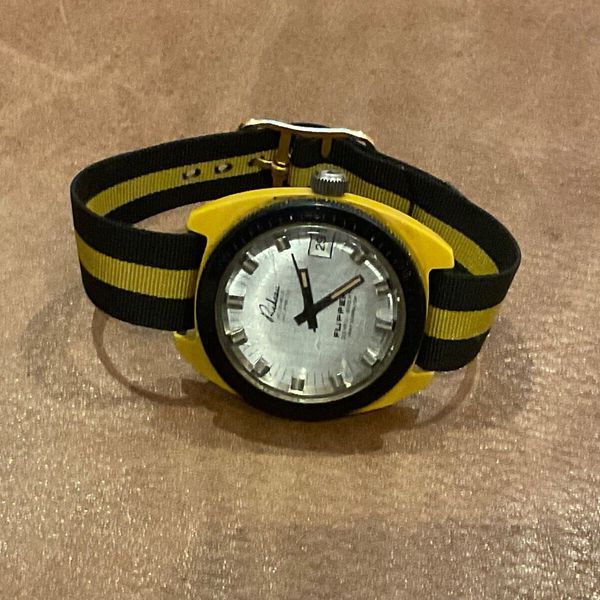 Vintage Iconic Watch FORTIS FLIPPER RIDEAU wind up wristwatch with date ...