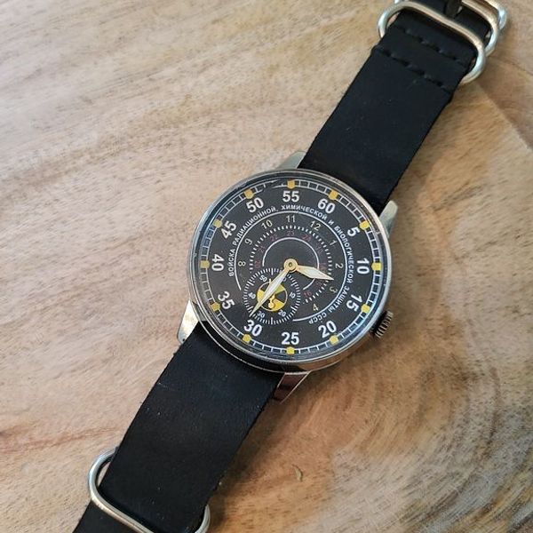 [$50 USD] Vintage Soviet era Pobeda 15J Radiation troop watch | WatchCharts