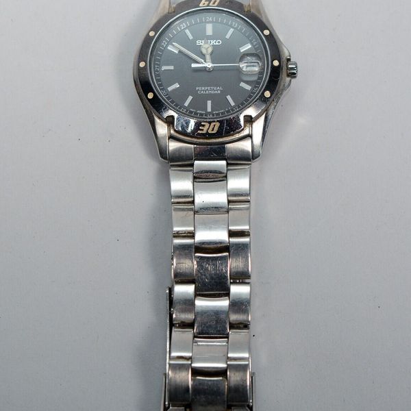 Seiko Perpetual Calendar 8F32-0069 Watch Not Running | WatchCharts ...