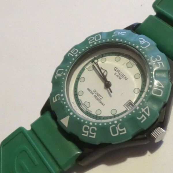 Ladies GRUEN 150 FT GREEN RUBBER BAND WATCH Diver Watch 5ATM Quartz ...