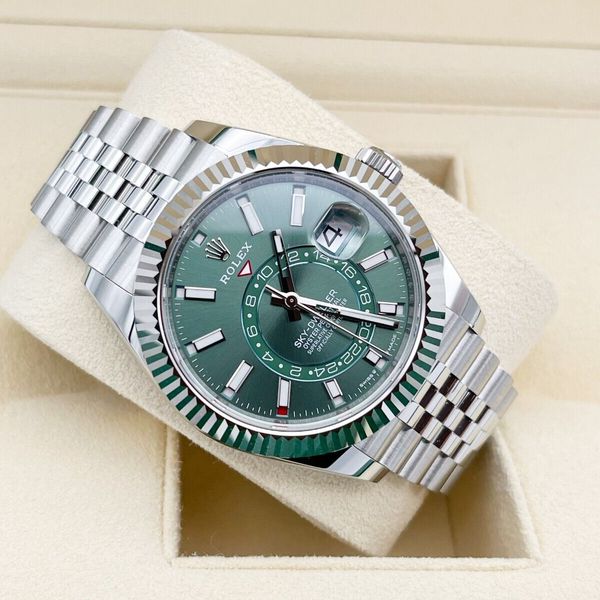 Rolex 2024 Sky-Dweller Green Dial Jubilee 336934 | UNWORN Box & Papers | WatchCharts Marketplace