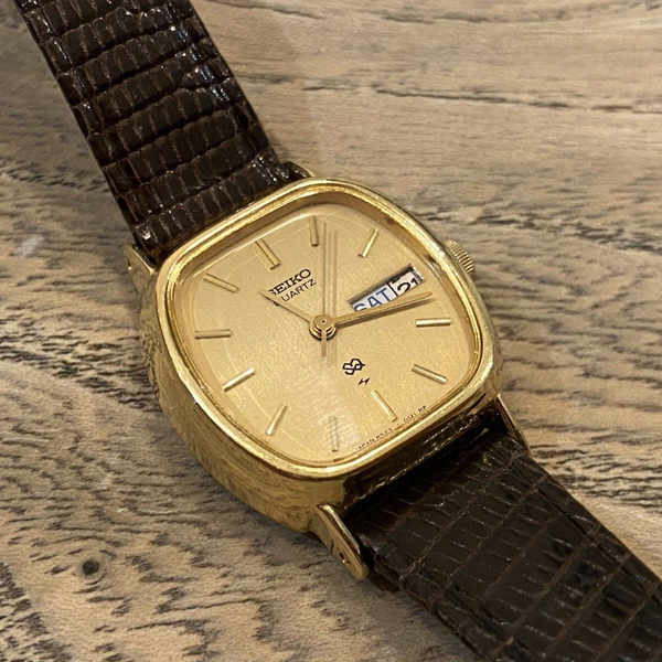 Vintage Seiko 8523-5000 SQ Gold Tone Quartz Ladies Watch 22mm Day Date | WatchCharts Marketplace