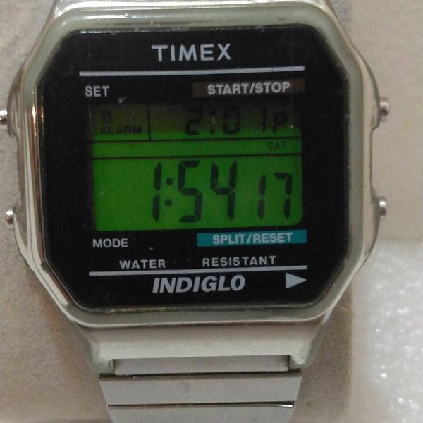 Timex Indiglo Mens digital face 555 Wr 30m Stainless Steel Stretch band ...