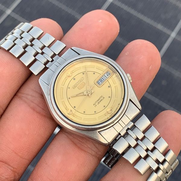 Vintage Seiko 5 Automatic 17 jewels Japan Made Men Watch 7009-6001 | WatchCharts Marketplace