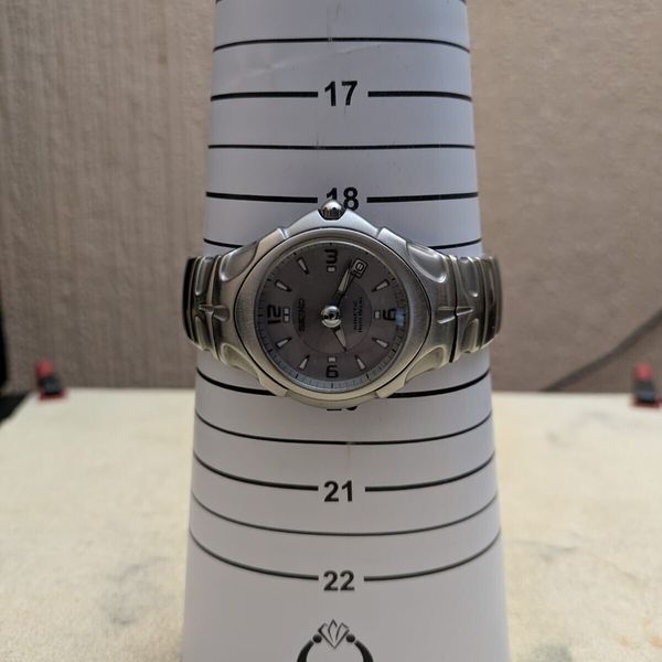 This Men's Seiko Kinetic Wrist Watch Is In Full Working Order And ...