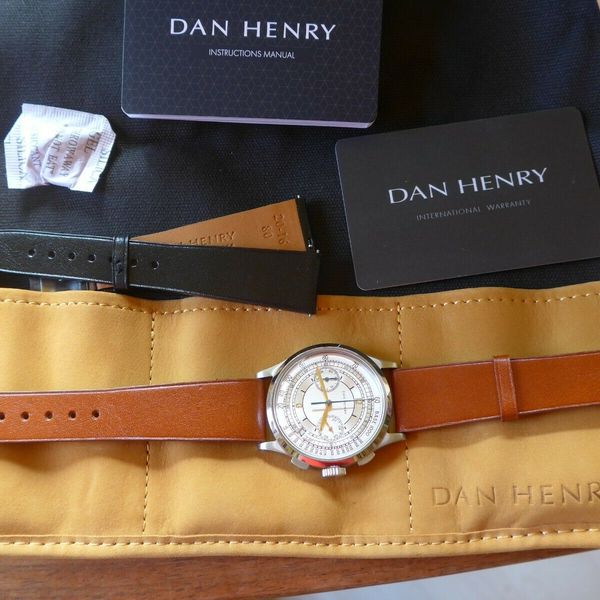 Dan Henry 1937 dress chronograph Mecha Quartz gold with date | WatchCharts