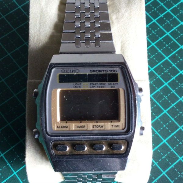 Vintage Seiko-Sports 100 a557-502B Lc Lcd Digital chronograph watch | WatchCharts Marketplace