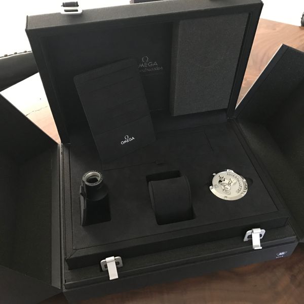 [WTS] Omega Speedmaster Presentation Moon Box | WatchCharts Marketplace