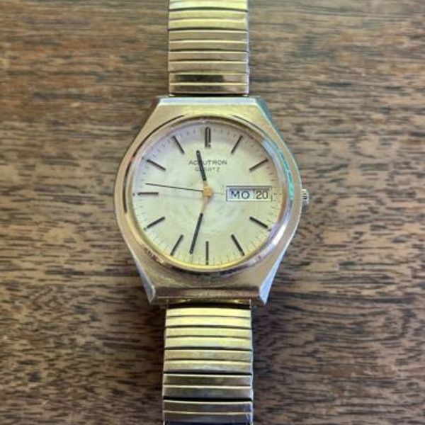Beautiful Vintage Estate Bulova ACCUTRON dual-day quartz watch Serviced ...