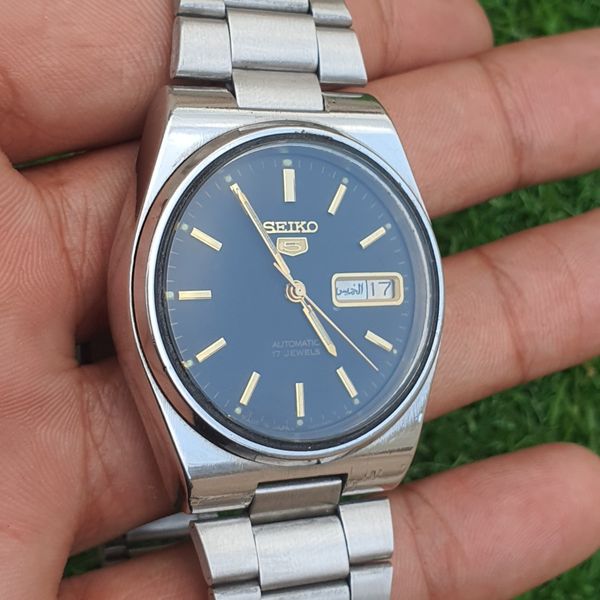 Vintage Seiko 5 Automatic 17 Jewels Day/Date Stainless Steel Wristwatch For Men | WatchCharts ...