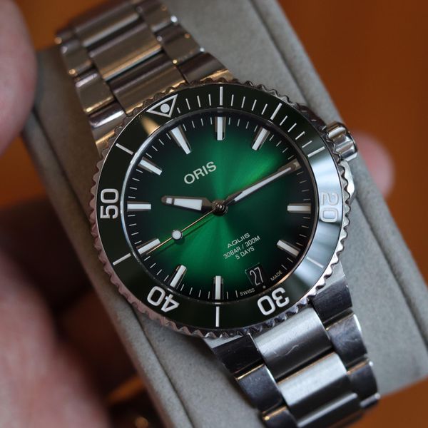 [WTS] Oris Aquis Green Dial Cal. 400 Full Kit | WatchCharts Marketplace